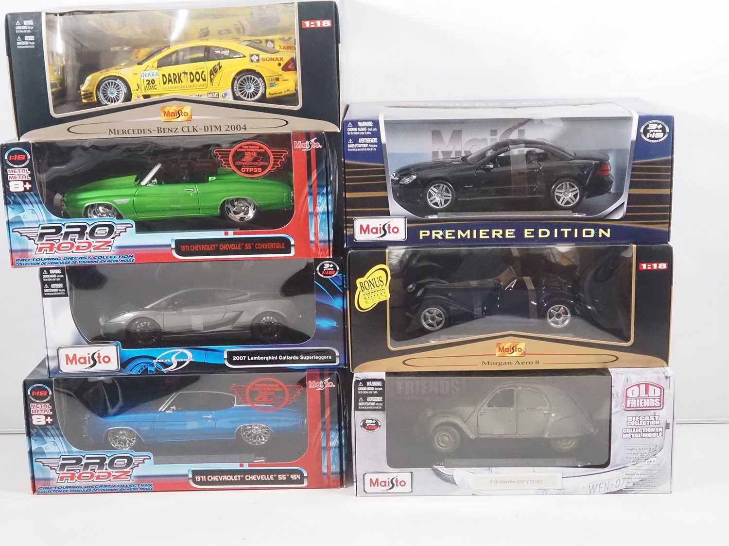 Lot 102 - A group of MAISTO 1:18 scale diecast cars,