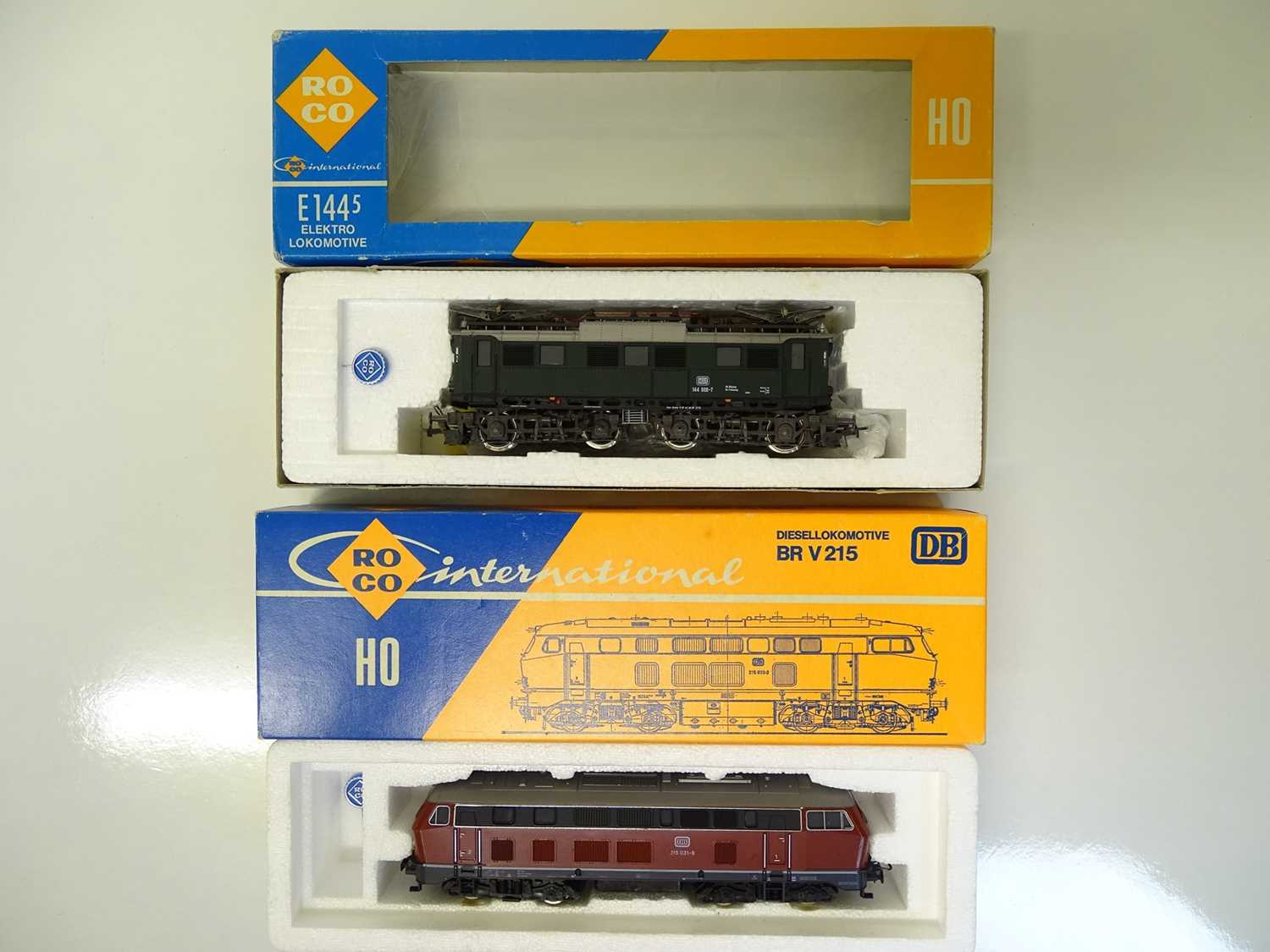 Lot 87 - HO SCALE MODEL RAILWAYS: A pair of ROCO