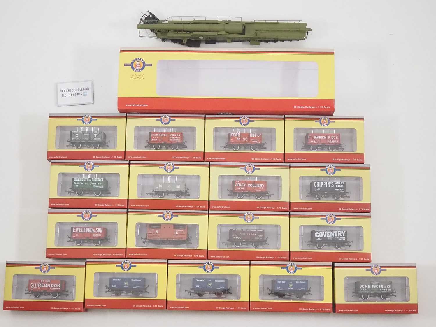 Lot 125 - A group of OXFORD RAIL OO gauge wagons, in