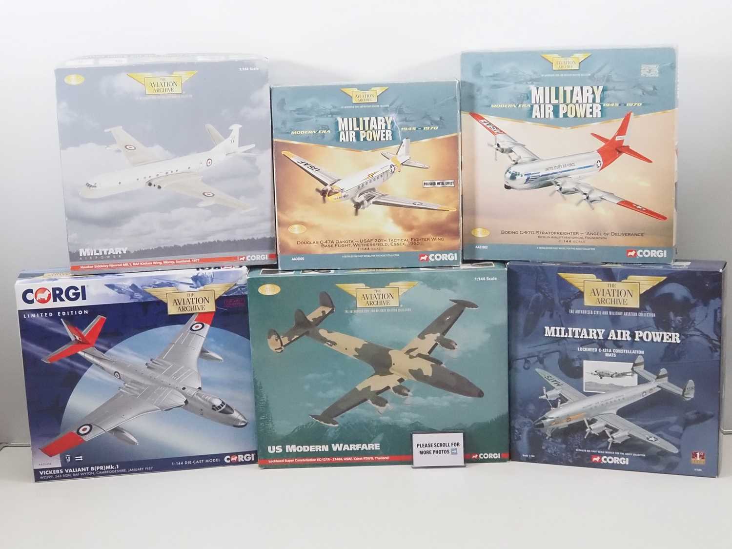 Lot 507 - A group of 1:144 scale CORGI AVIATION