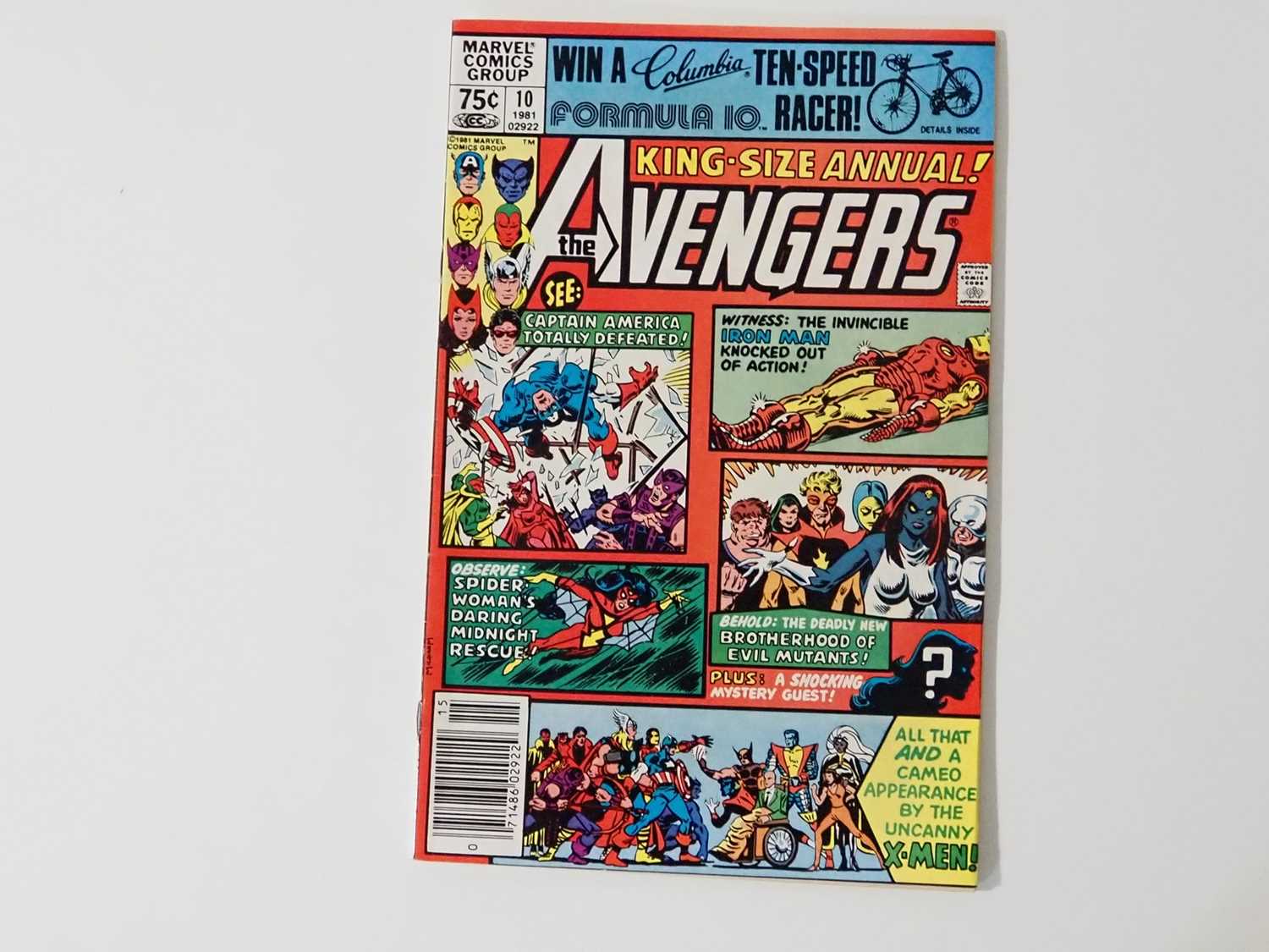 Lot 326 - AVENGERS ANNUAL #10 - (1981 - MARVEL)