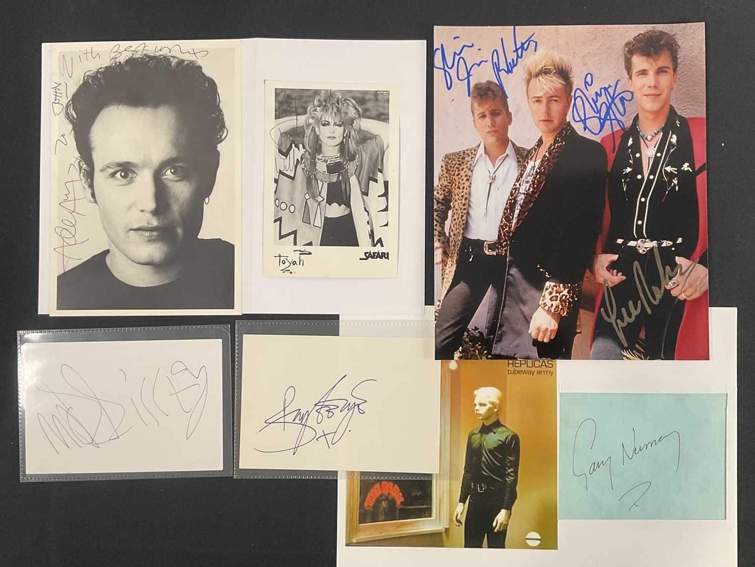 Lot 485 - A group of 1980's pop star autographs