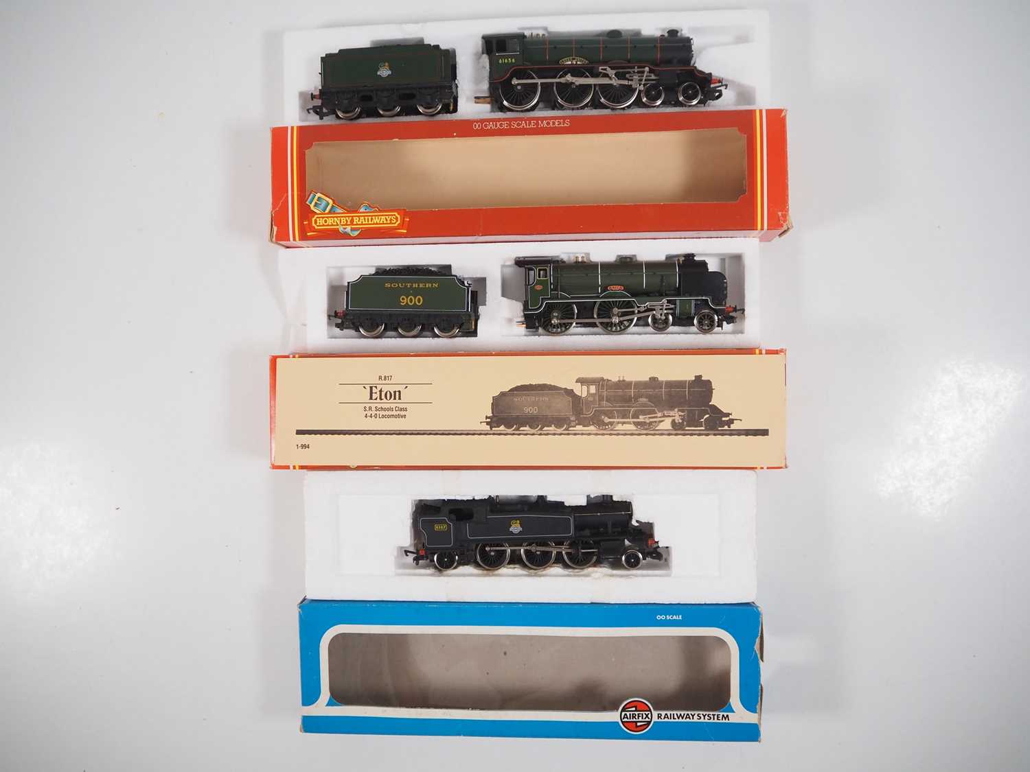 Lot 69 - A group of boxed OO gauge steam locomotives