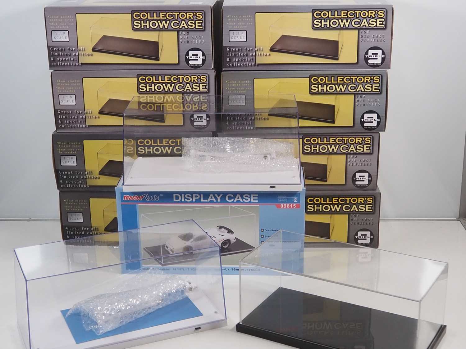 Lot 365 - A large group of Perspex / plastic display