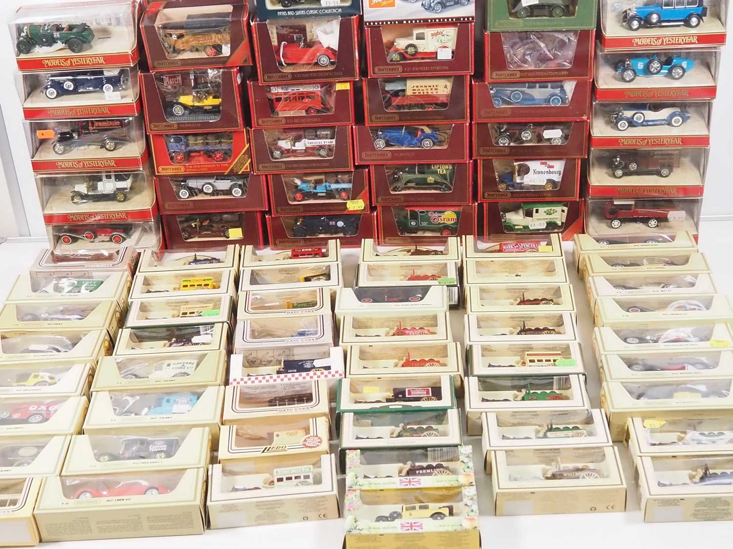 Lot 458 - A large quantity of boxed diecast vehicles