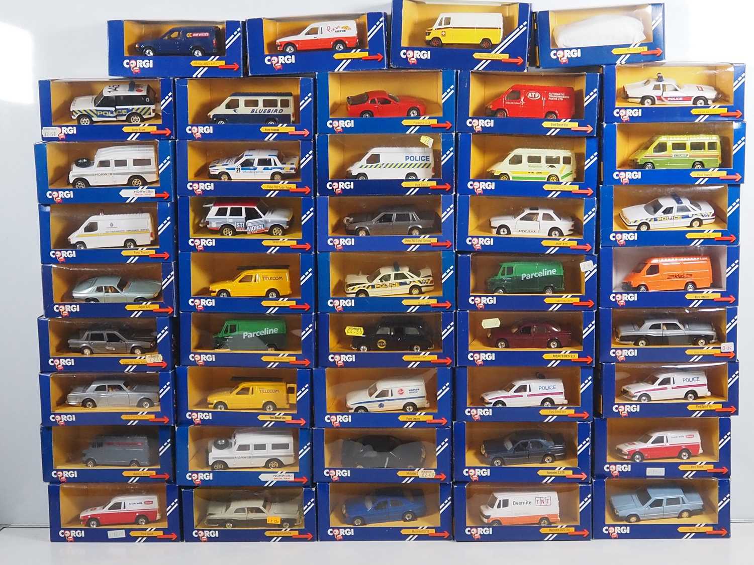 Lot 486 - A mixed group of CORGI diecast cars and vans