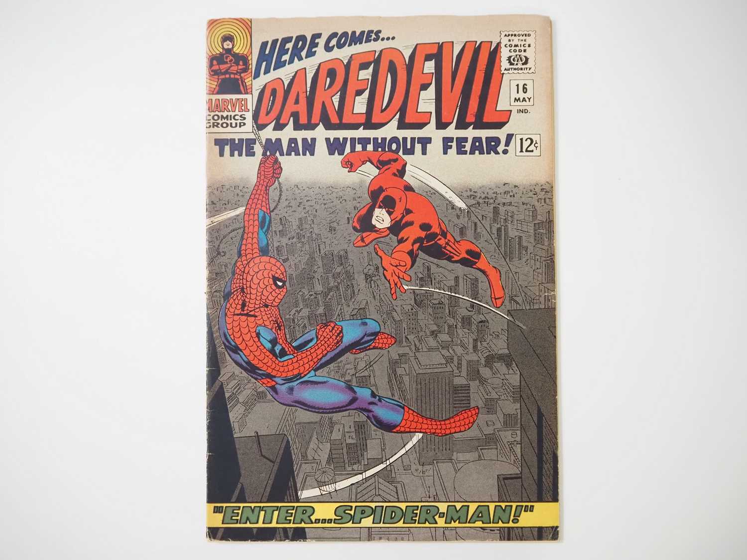 Lot 518 - DAREDEVIL #16 (1966 - MARVEL) - The first