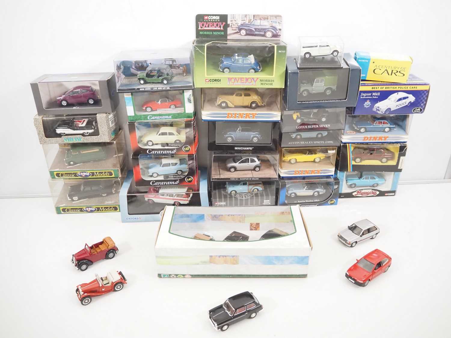 Lot 606 - A large quantity of boxed diecast cars by