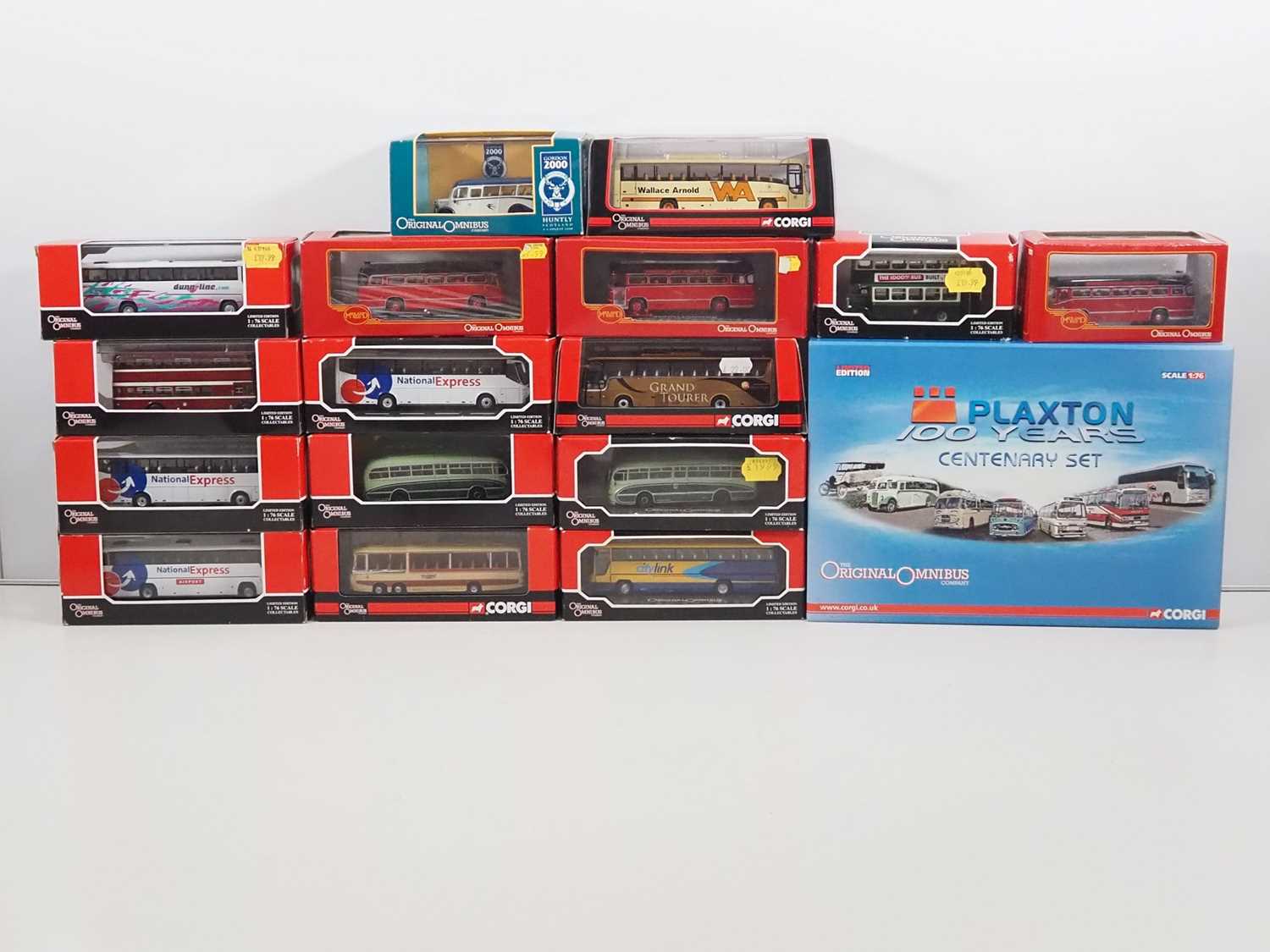 Lot 76 - CORGI OOC 1:76 scale buses and coaches in