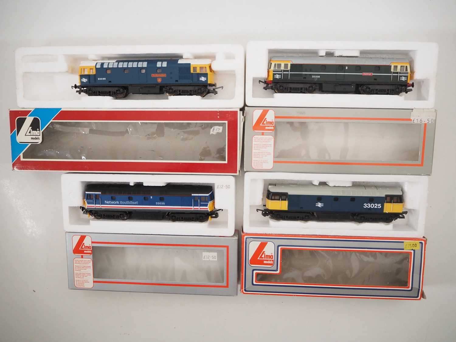 Lot 119 - A group of LIMA OO gauge class 33 diesel