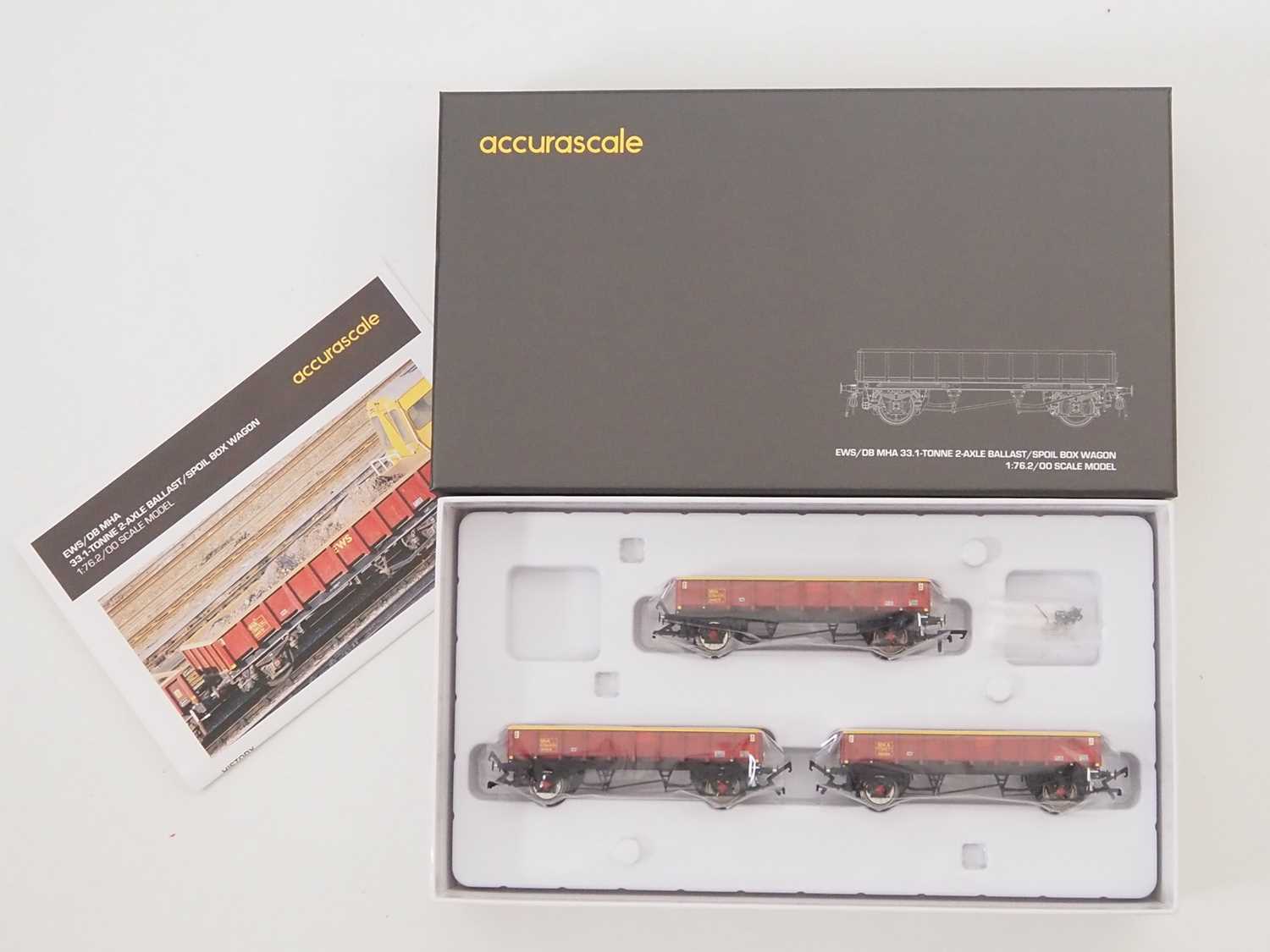 Lot 169 - An ACCURASCALE OO gauge triple wagon set