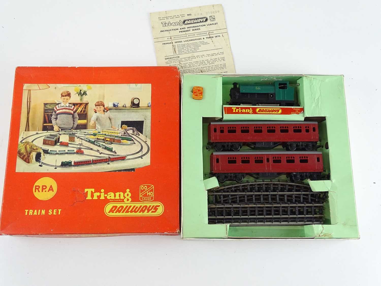 Lot 292 - A TRI-ANG RP.A clockwork passenger starter