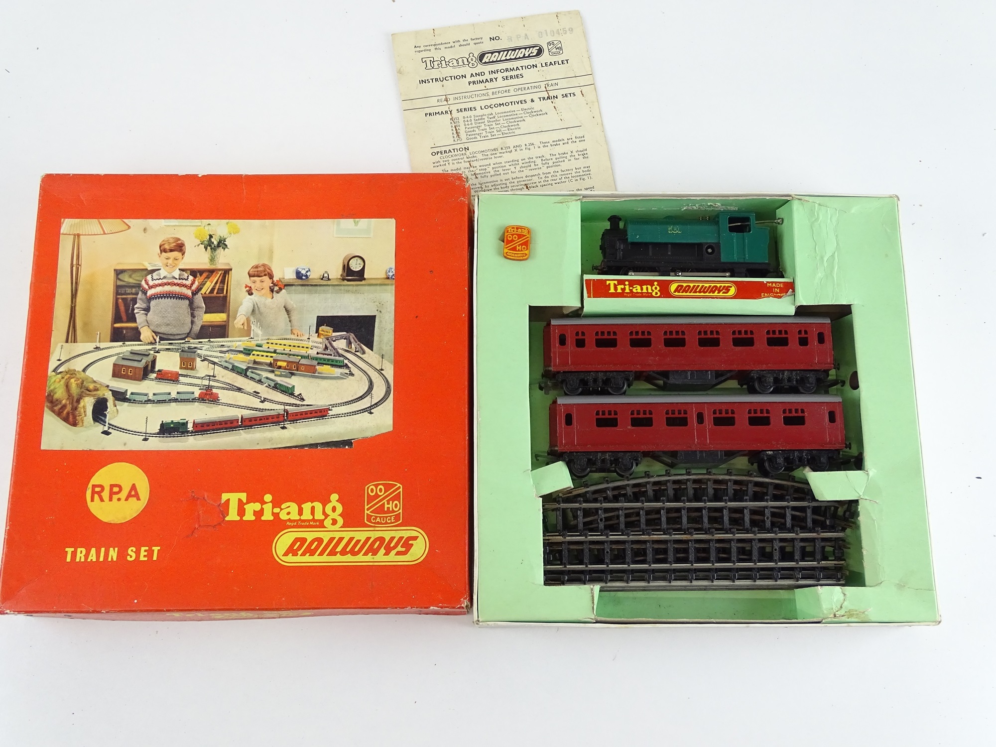 Lot 292 - A TRI-ANG RP.A clockwork passenger starter