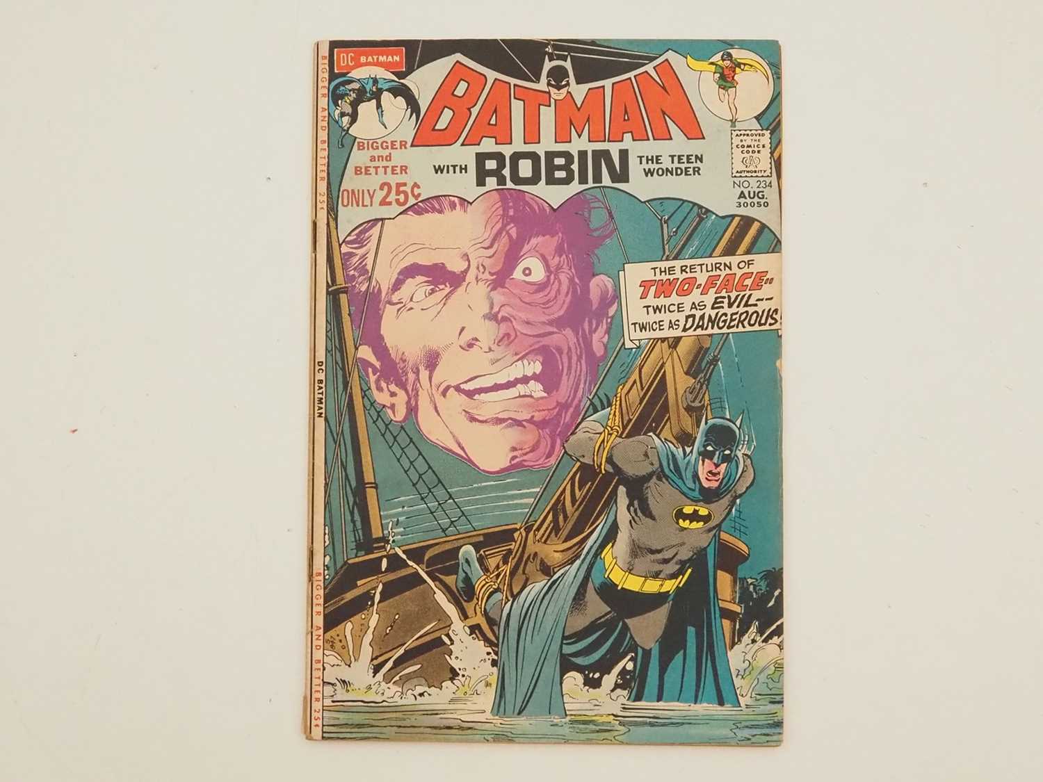 Lot 203 - BATMAN #234 (1971 - DC) - The first Silver