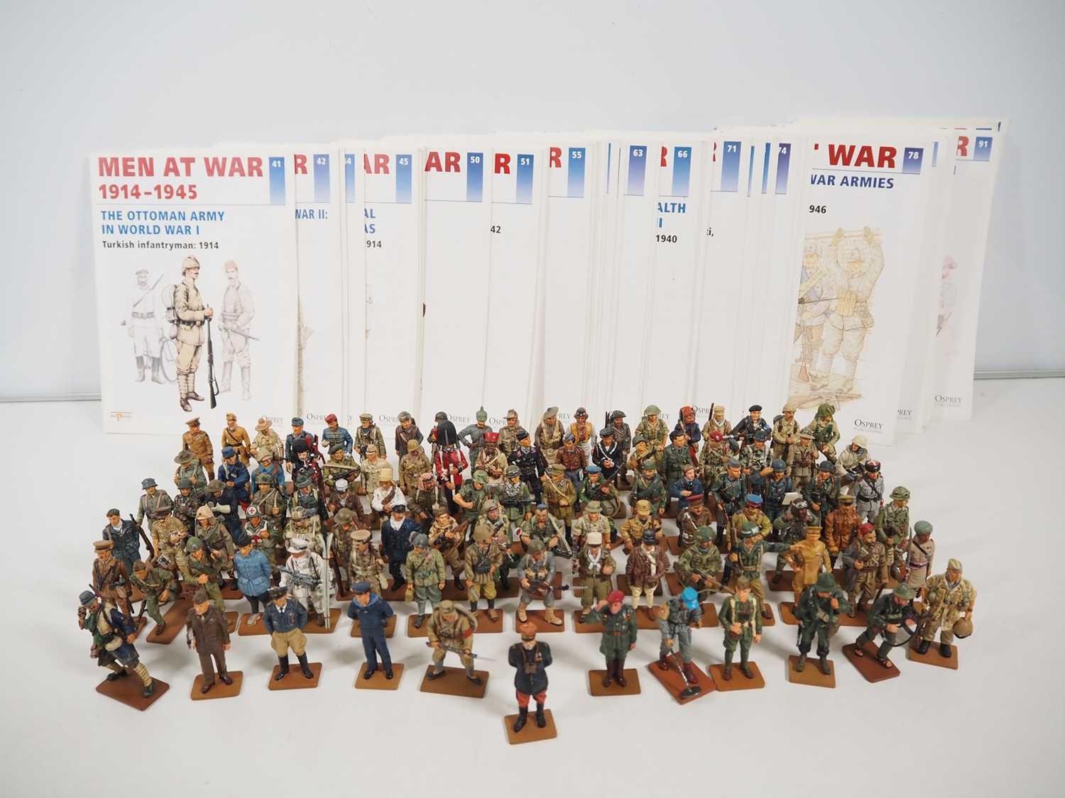 Lot 401 - DEL PRADO complete set of diecast soldiers