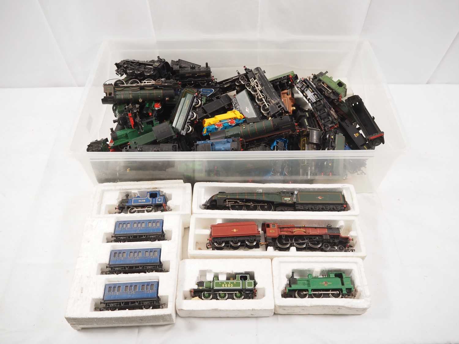 Lot 171 - A large crate of OO gauge unboxed steam