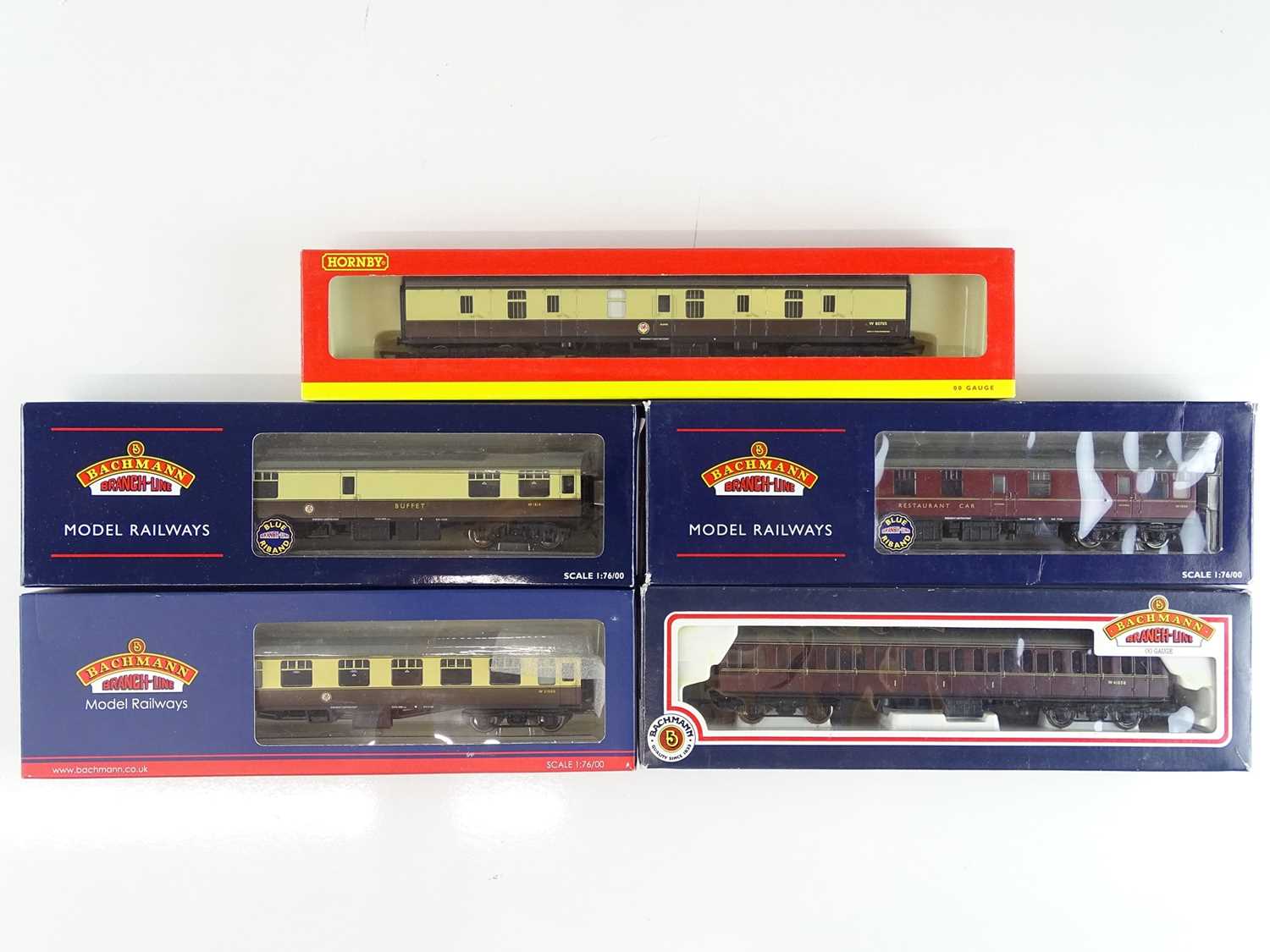 Lot 508 - A group of Mark 1 coaches and vans by