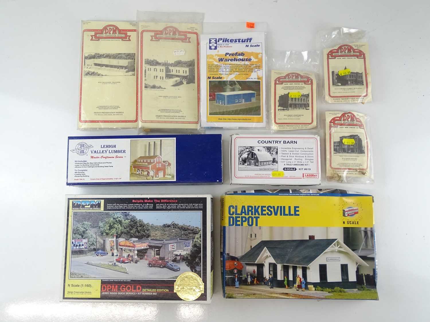 Lot 265 - A group of unbuilt American outline N scale