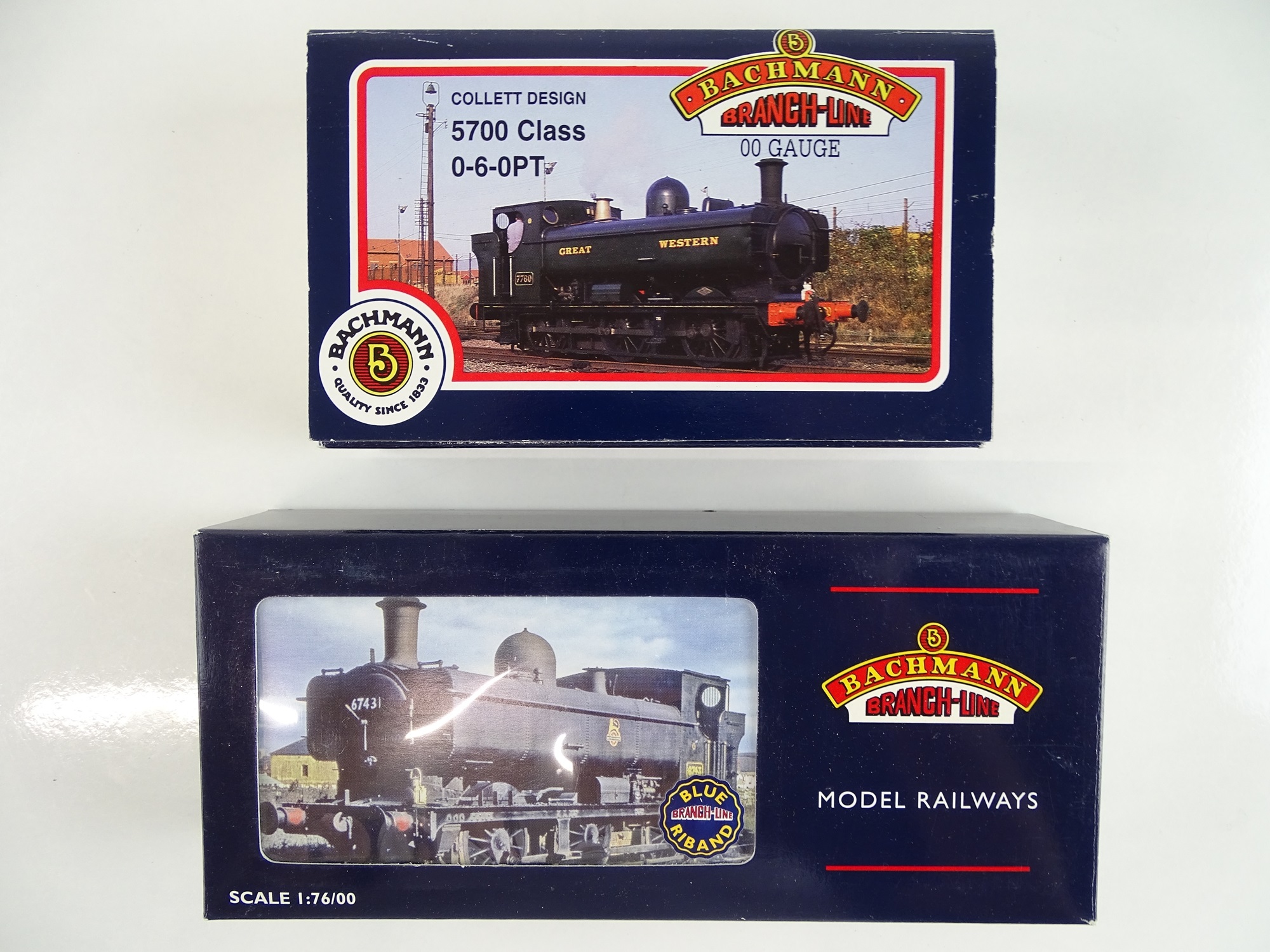 Lot 527 - A pair of BACHMANN Pannier tank steam