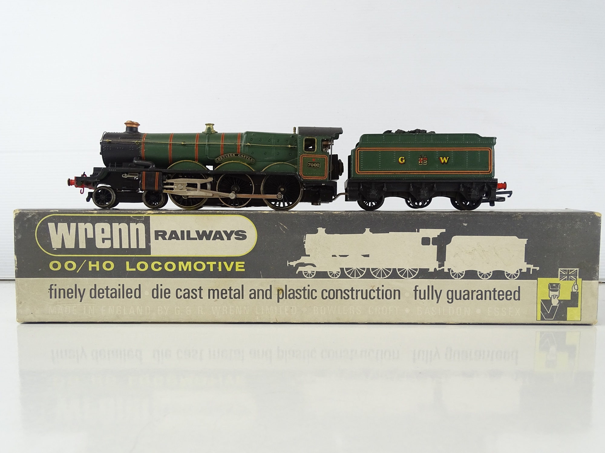 Lot 530 - A WRENN W2222 Castle Class steam locomotive