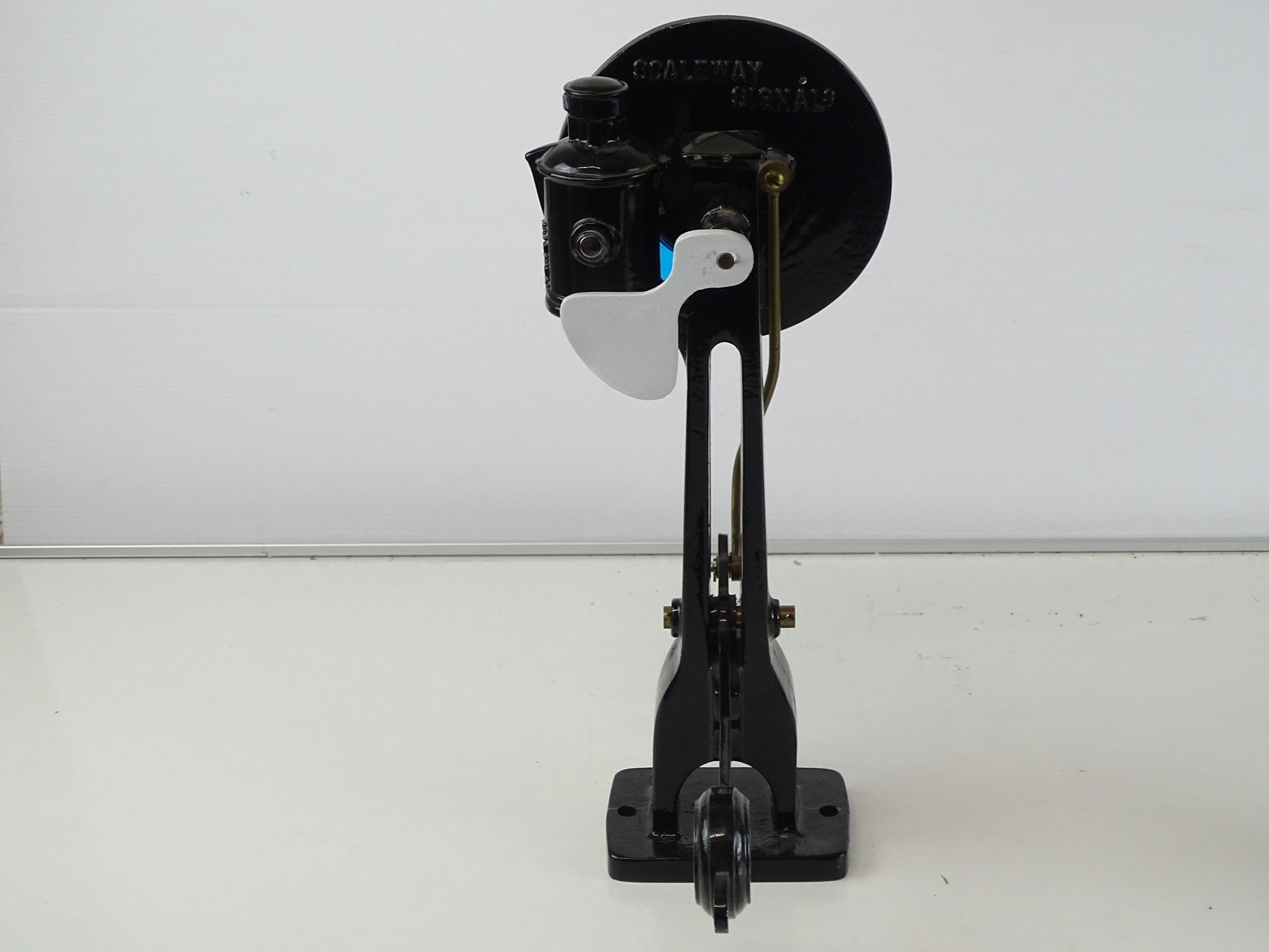 Lot 590 - A pair of SCALEWAY GWR ground shunt signals,