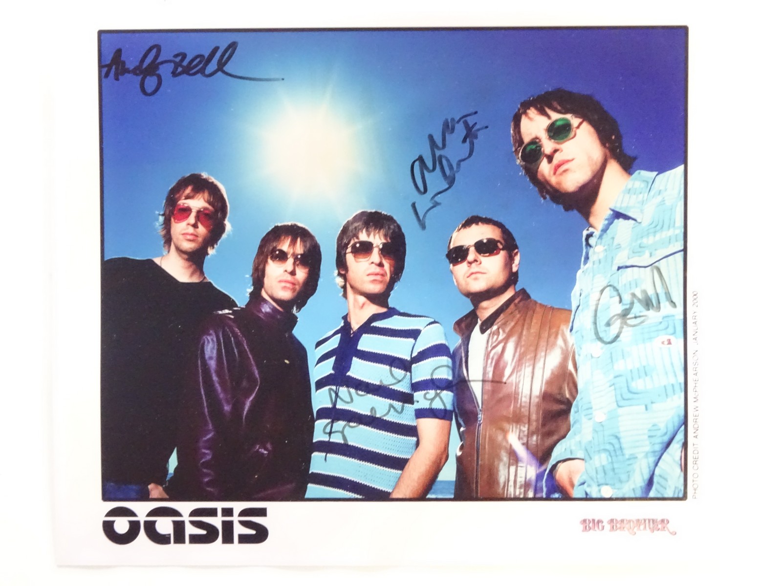 Lot 468 - OASIS: A signed 10"x8" colour photograph of