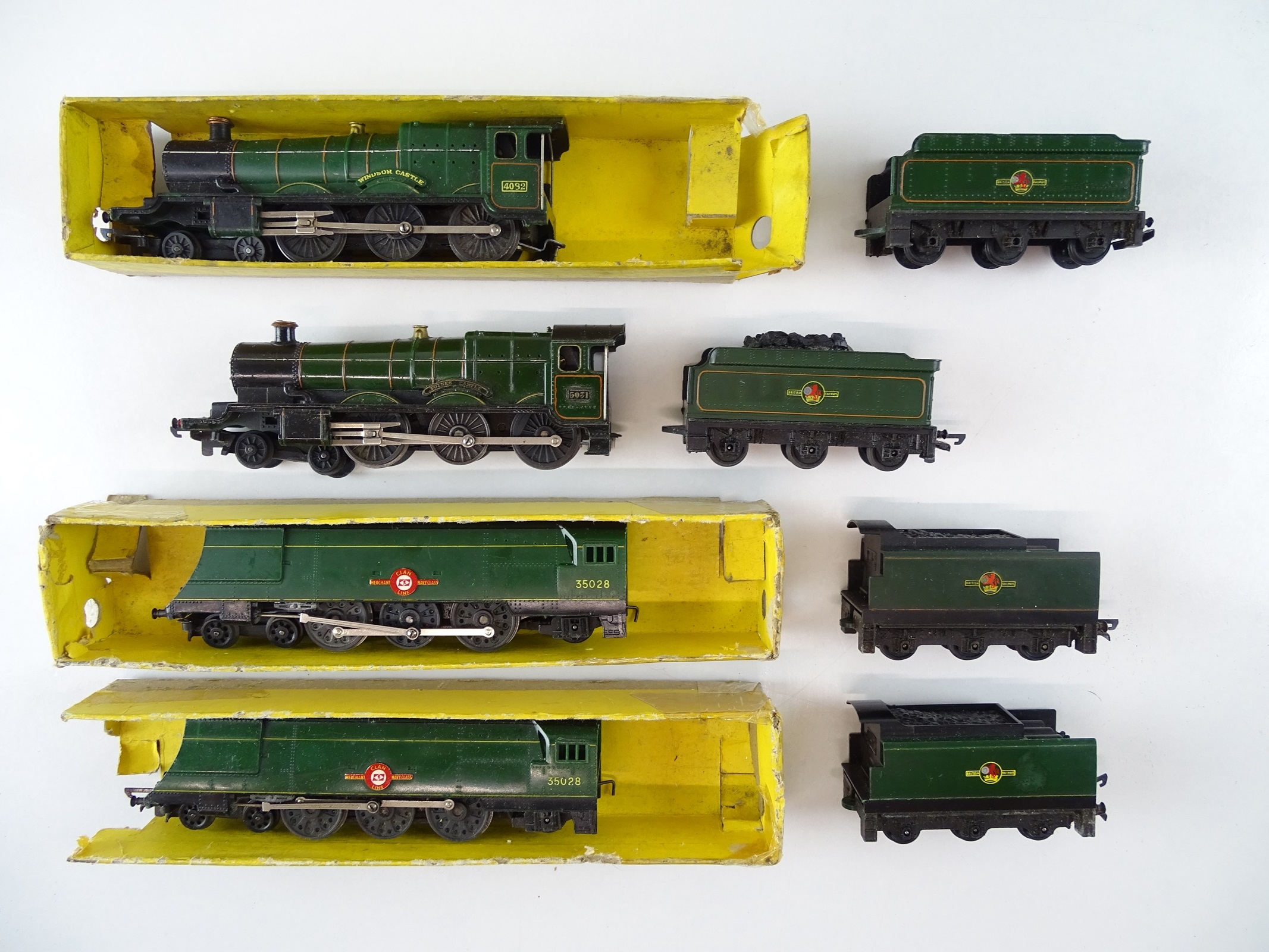 Lot 151 - A group of unboxed TRI-ANG TT Gauge steam