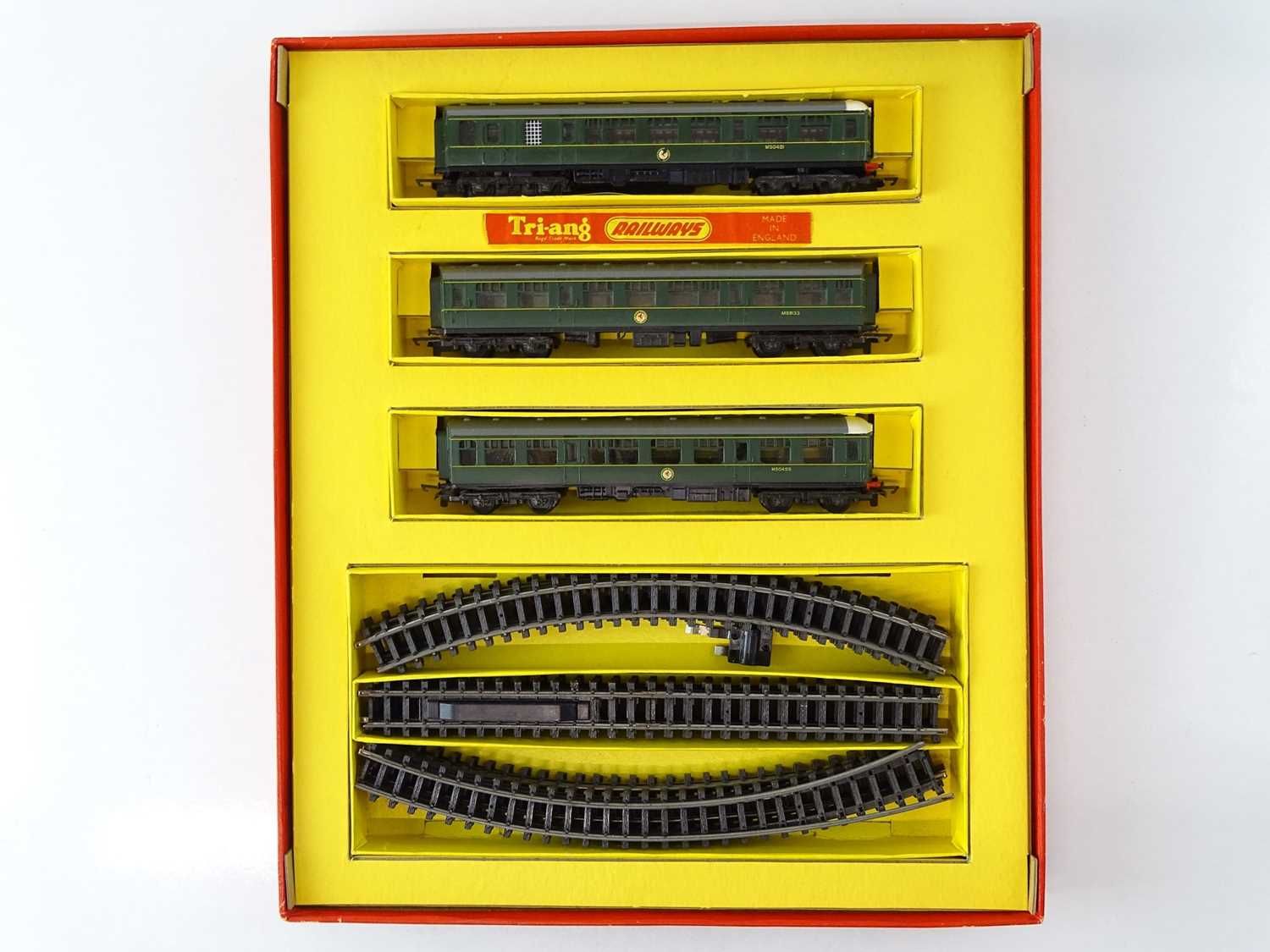 Lot 160 - A TRI-ANG TT Gauge T7 Class 104 DMU