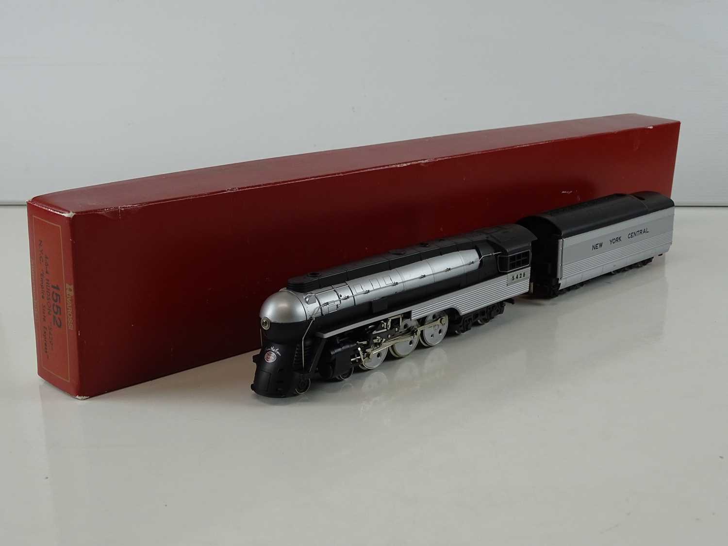 Lot 162 - A RIVAROSSI HO Gauge 1552 American Outline 4-