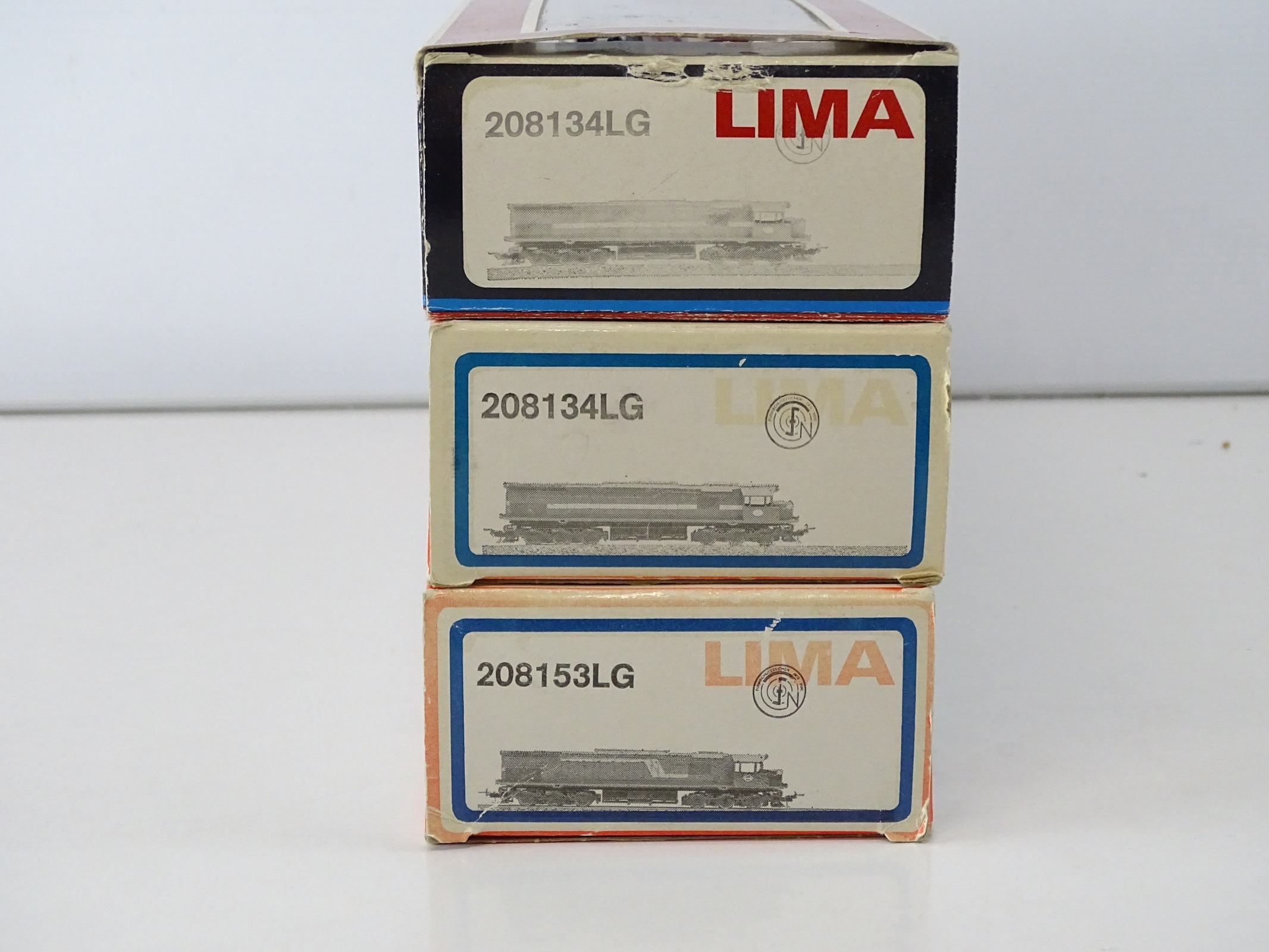 Lot 201 - A group of LIMA HO Gauge South African