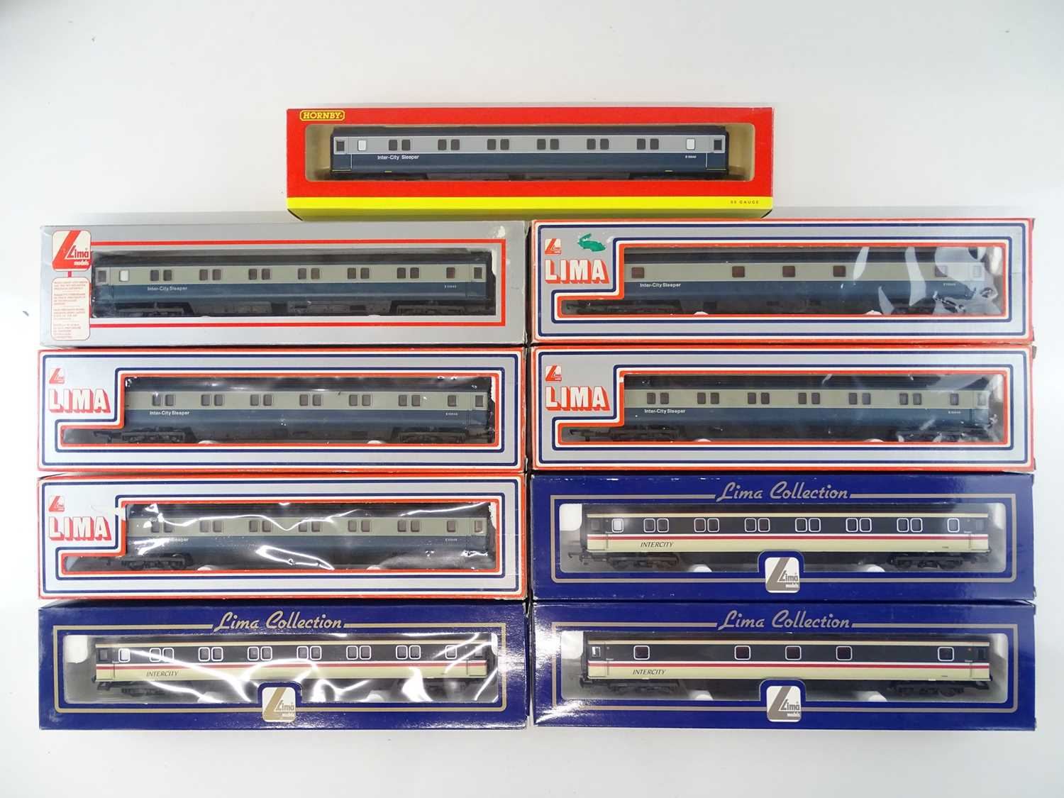 Lot 334 - A group of OO Gauge Mk3 sleeper coaches by
