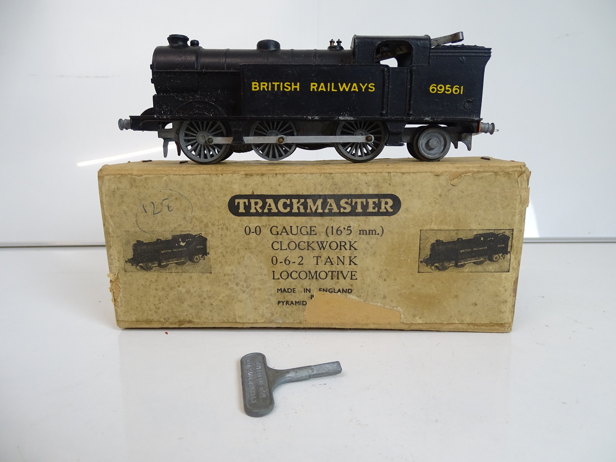 Lot 495 - An original OO Gauge TRACKMASTER by PYRAMID