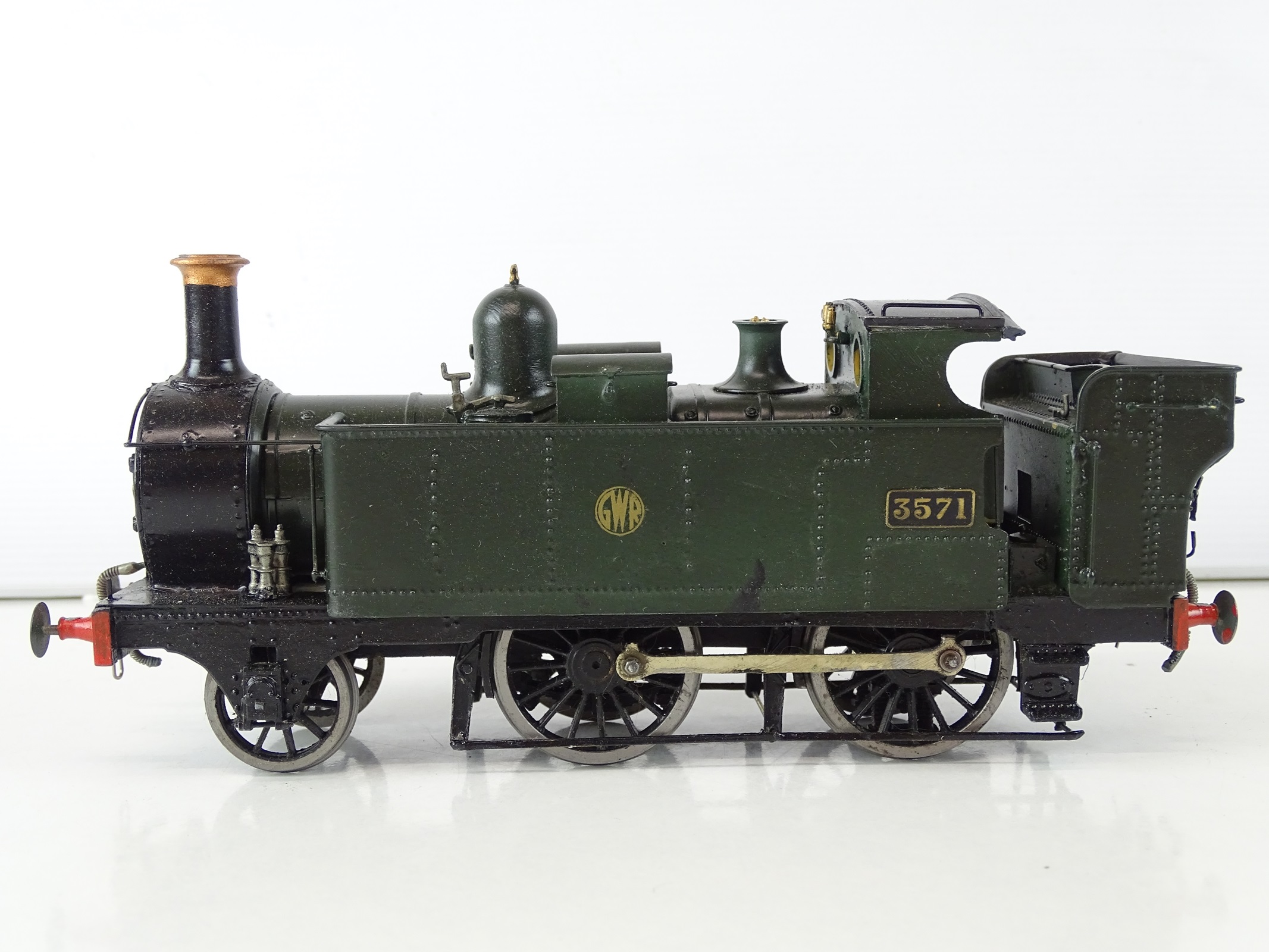 Lot 542 - A kitbuilt O gauge finescale "Metro Tank"